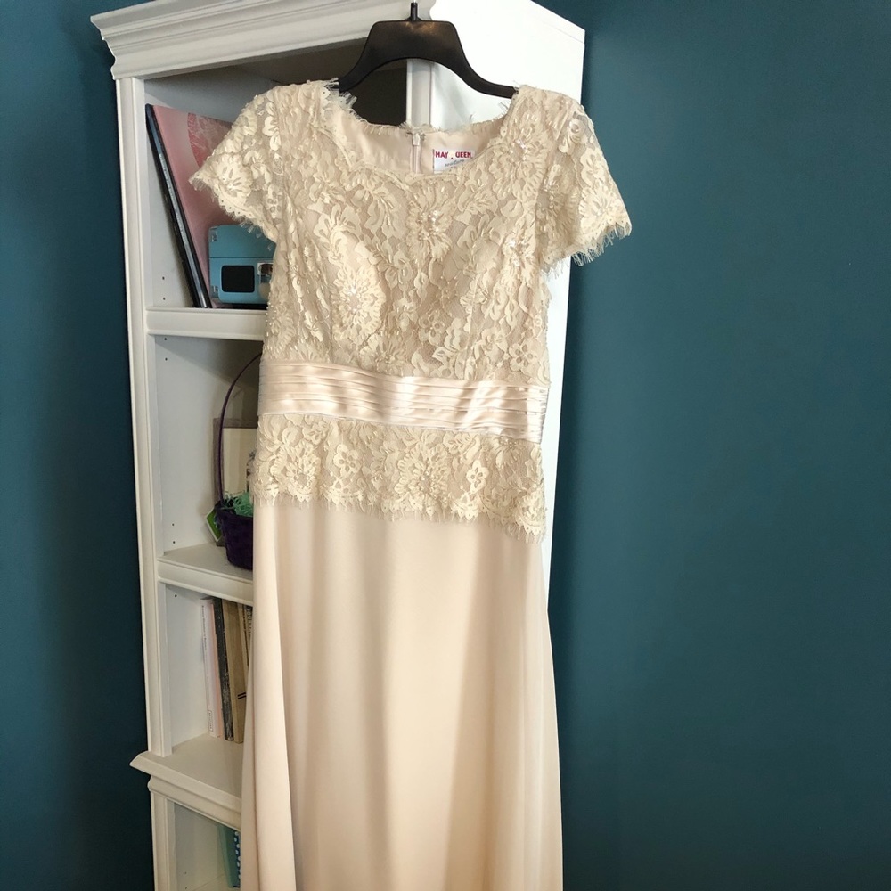 Women’s Formal Ivory Dress - Gem